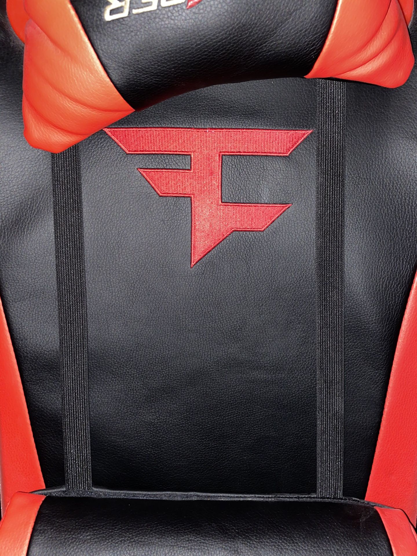 Faze Gaming Chair DXRacer for Sale in Las Vegas, NV - OfferUp