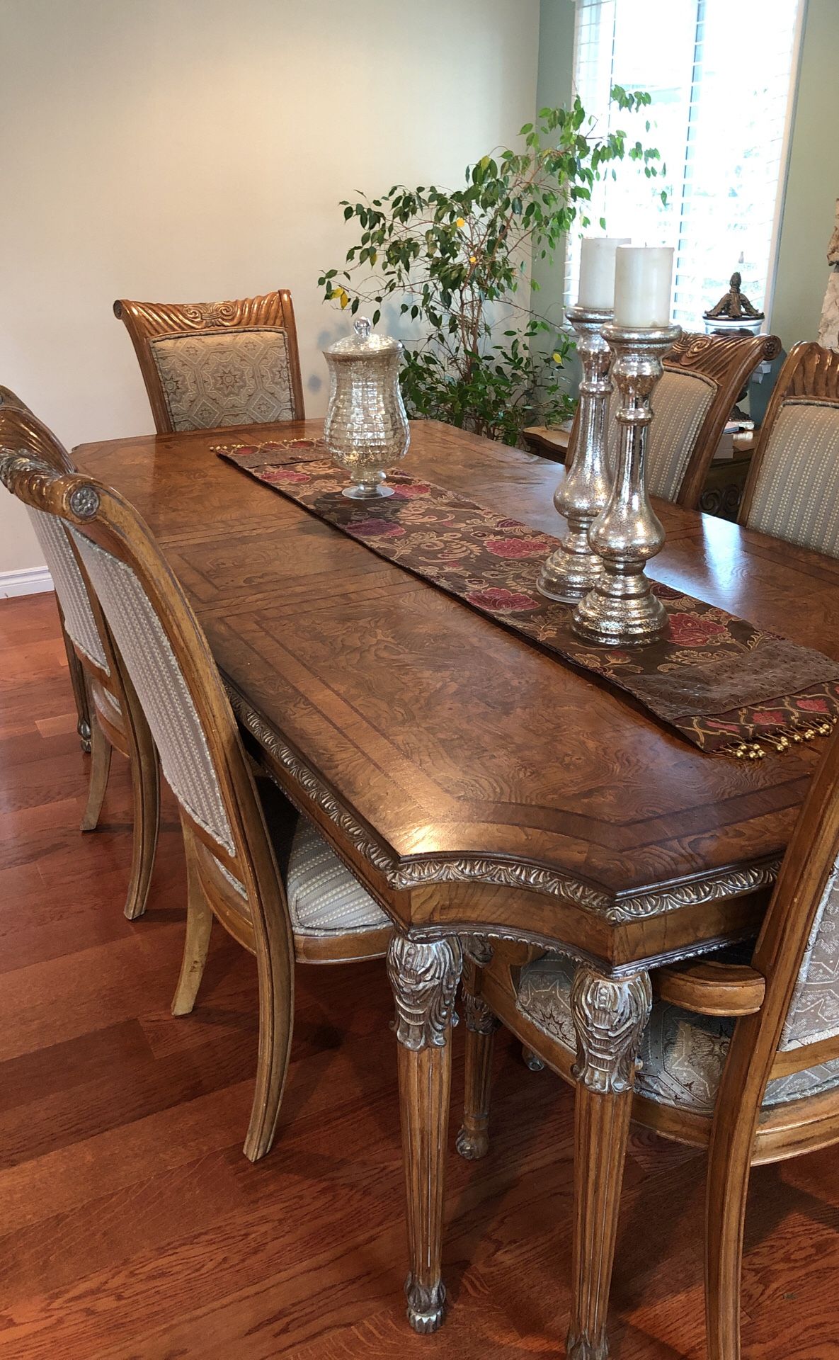Schnadig dining table w/ 6 chairs and two leaves for Sale in Long Beach ...