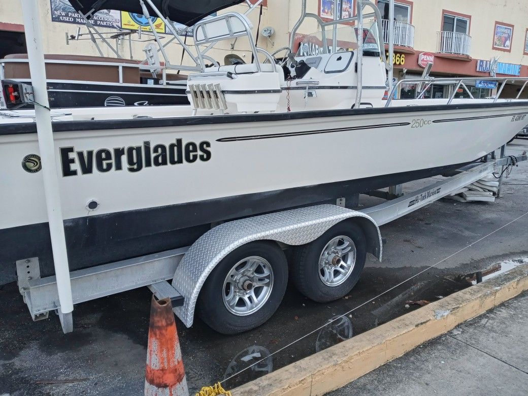 Everglades Tunnel Hull Open Fisherman for Sale in Hialeah, FL - OfferUp