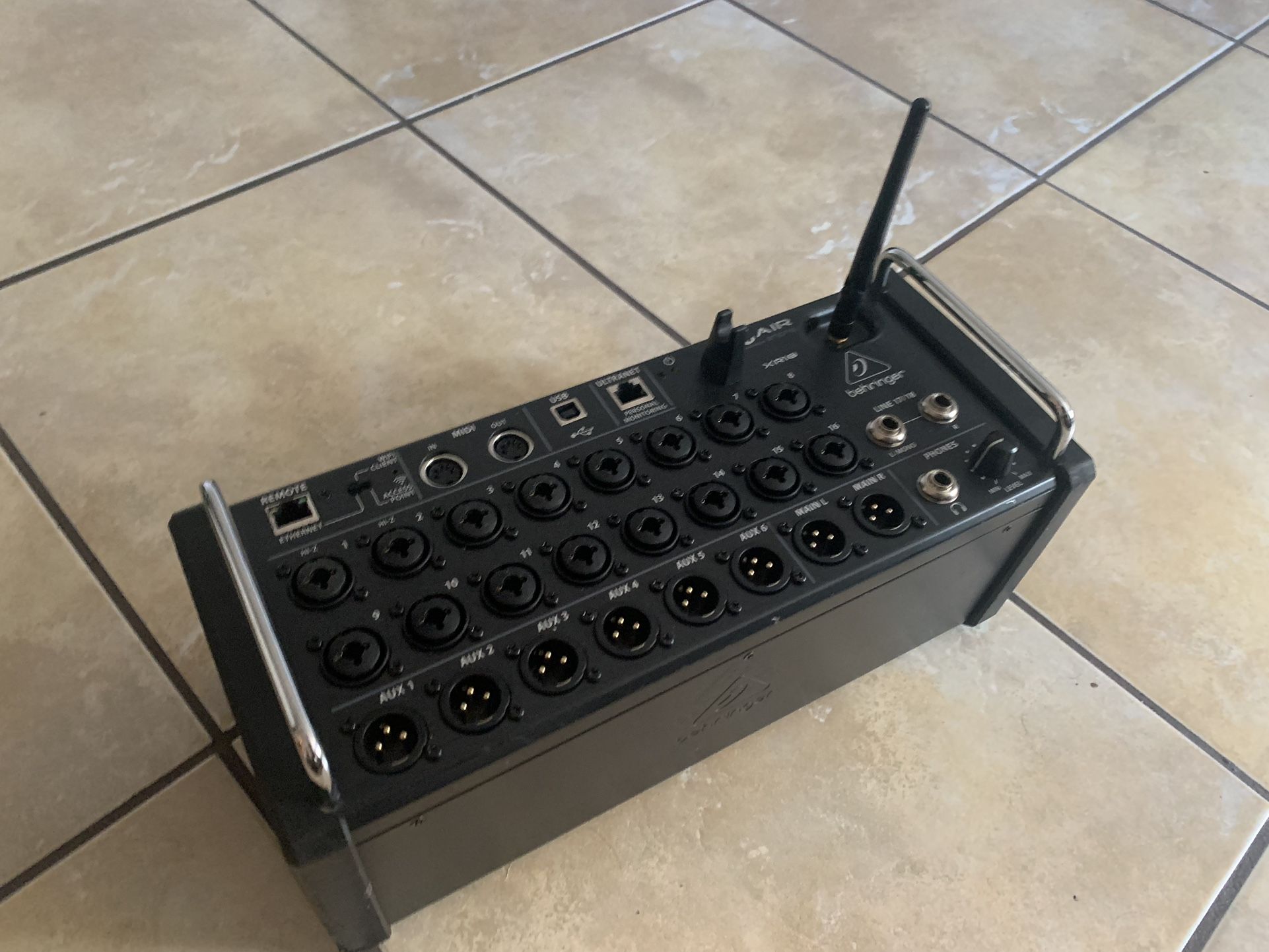 Xr18 Behringer Stage Box for Sale in Los Angeles, CA - OfferUp