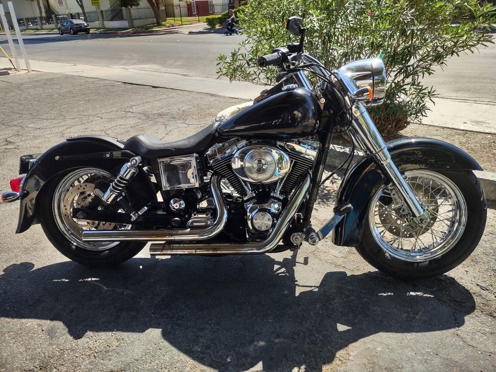 2001 Harley Fxdwg Dyna wide glide for Sale in Las Vegas, NV - OfferUp
