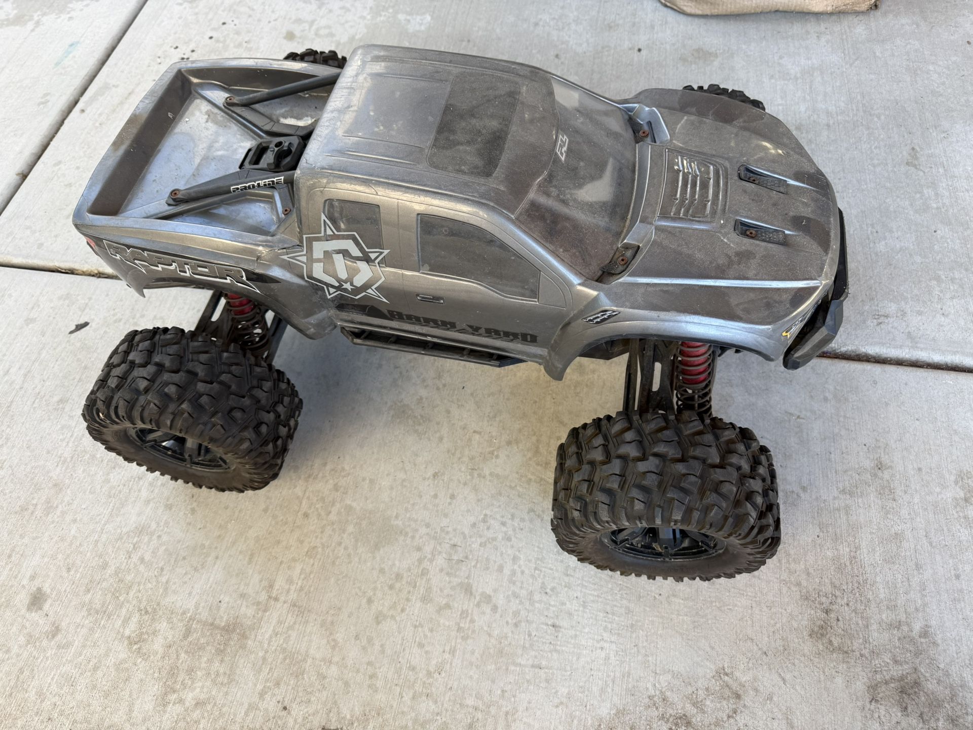 Traxxas X-Maxx 8S Monster RC Truck 1/5 Scale Brushless for Sale in ...