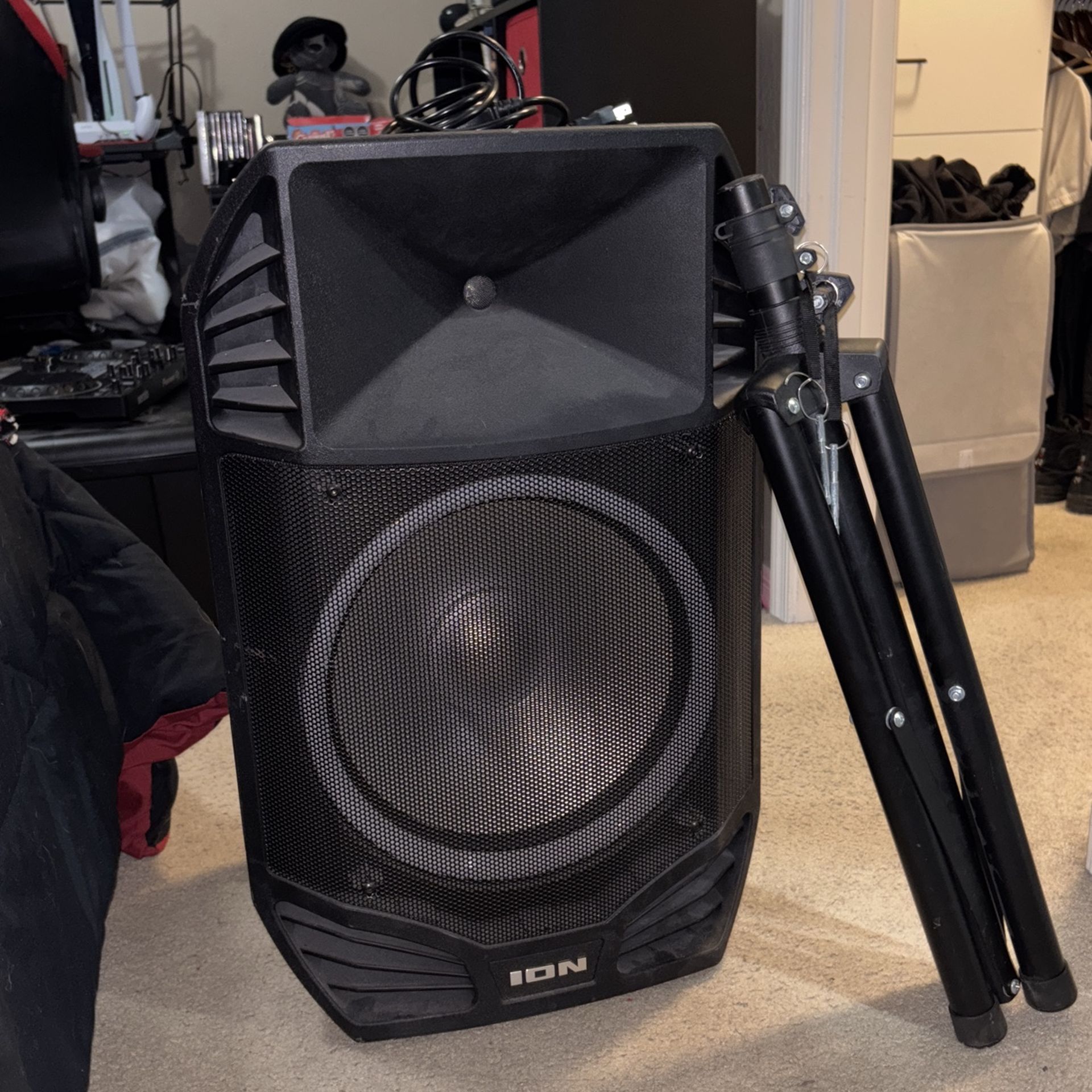 ION Total PA Premier Speaker With Stand for Sale in Queen Creek, AZ ...