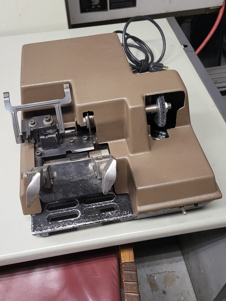 Cole Automatic Key Machine for Sale in Garden Grove, CA - OfferUp