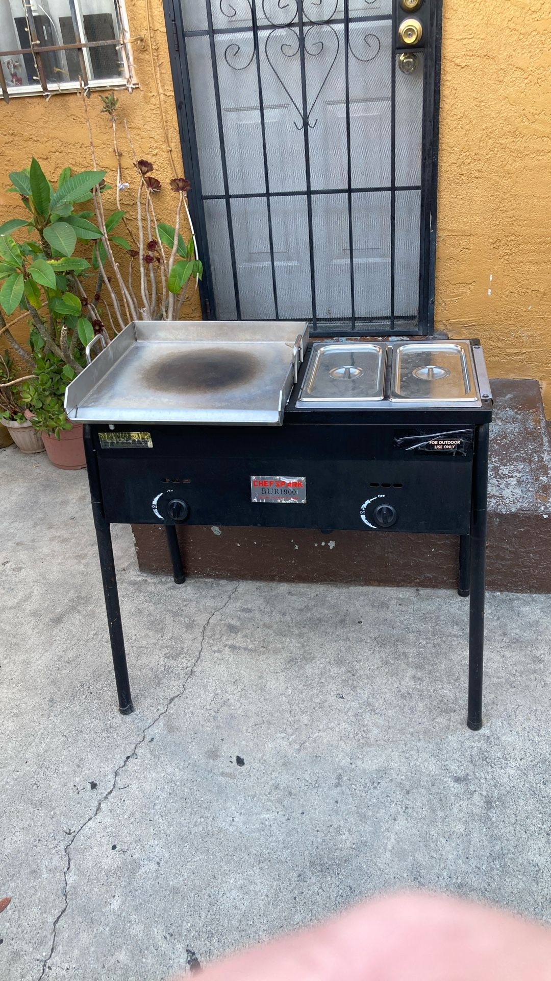 This is a Chefspark BUR1900 taco cart featuring a griddle and a double ...