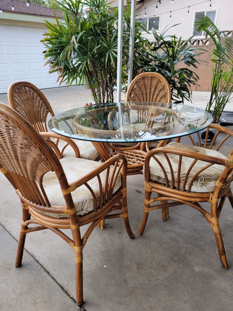Vintage rattan Dining Set for Sale in Montclair, CA - OfferUp