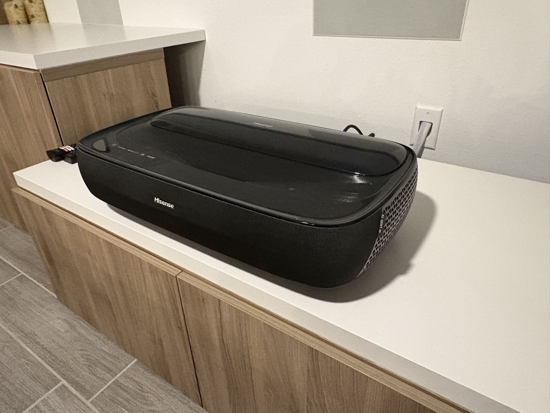 Hisense 120L9G-CINE120A, 120 Inch ALR Laser Projection TV for Sale in ...