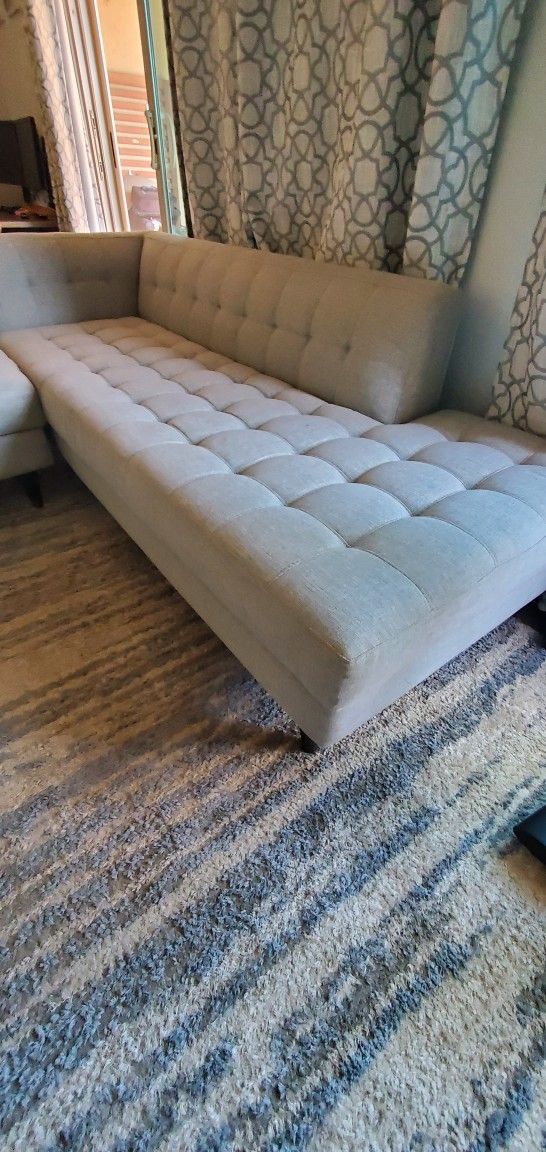 Sectional Couch Sofa Living Spaces "TATE III LAF SOFA" for Sale in San Diego, CA - OfferUp