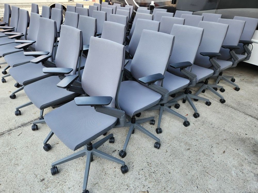 40% TO 50% OFF RETAIL!STEELCASE CHAIRS - LEAP V2 - GESTURE - AMIA ...