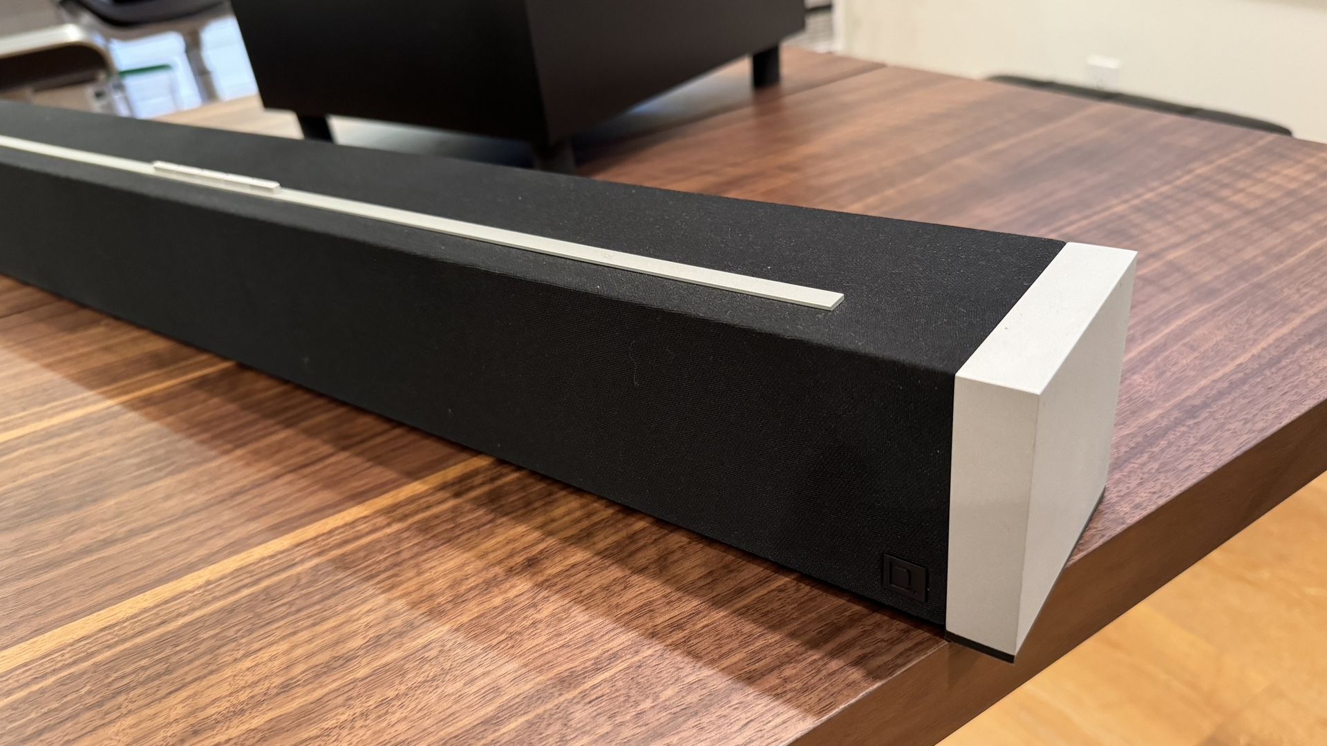 Definitive Technology W Studio Soundbar System w/ Subwo for Sale in ...