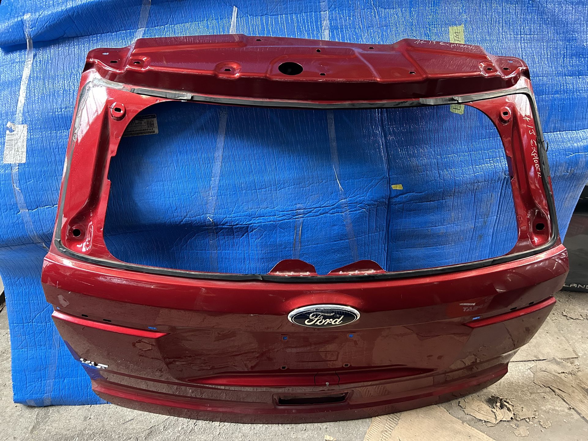 2011-2015 Ford Explorer Tailgate Oem for Sale in Los Angeles, CA - OfferUp