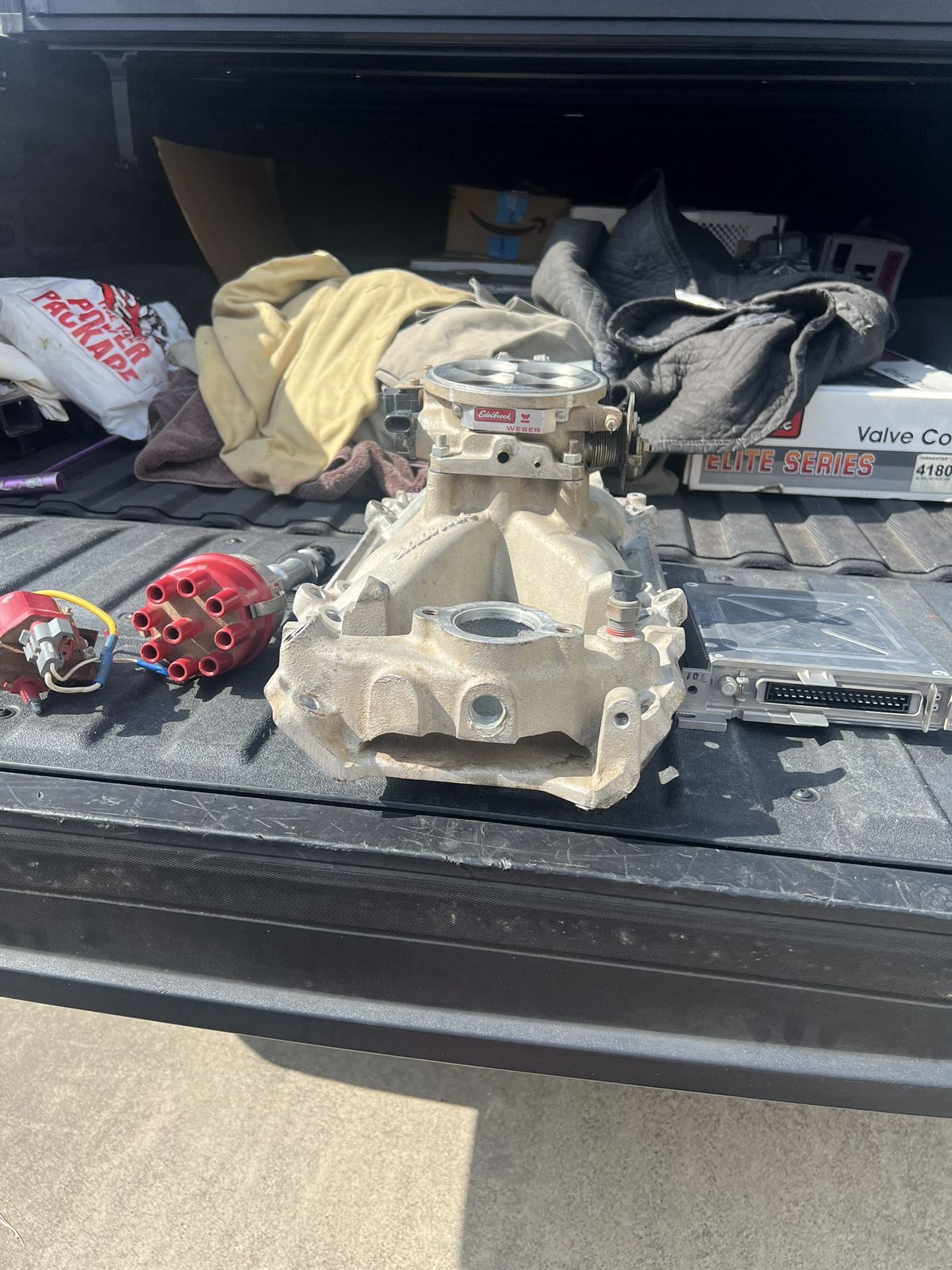 Edelbrock Pro Flo Setup For Big Block Chevy With Oval Port for Sale in ...