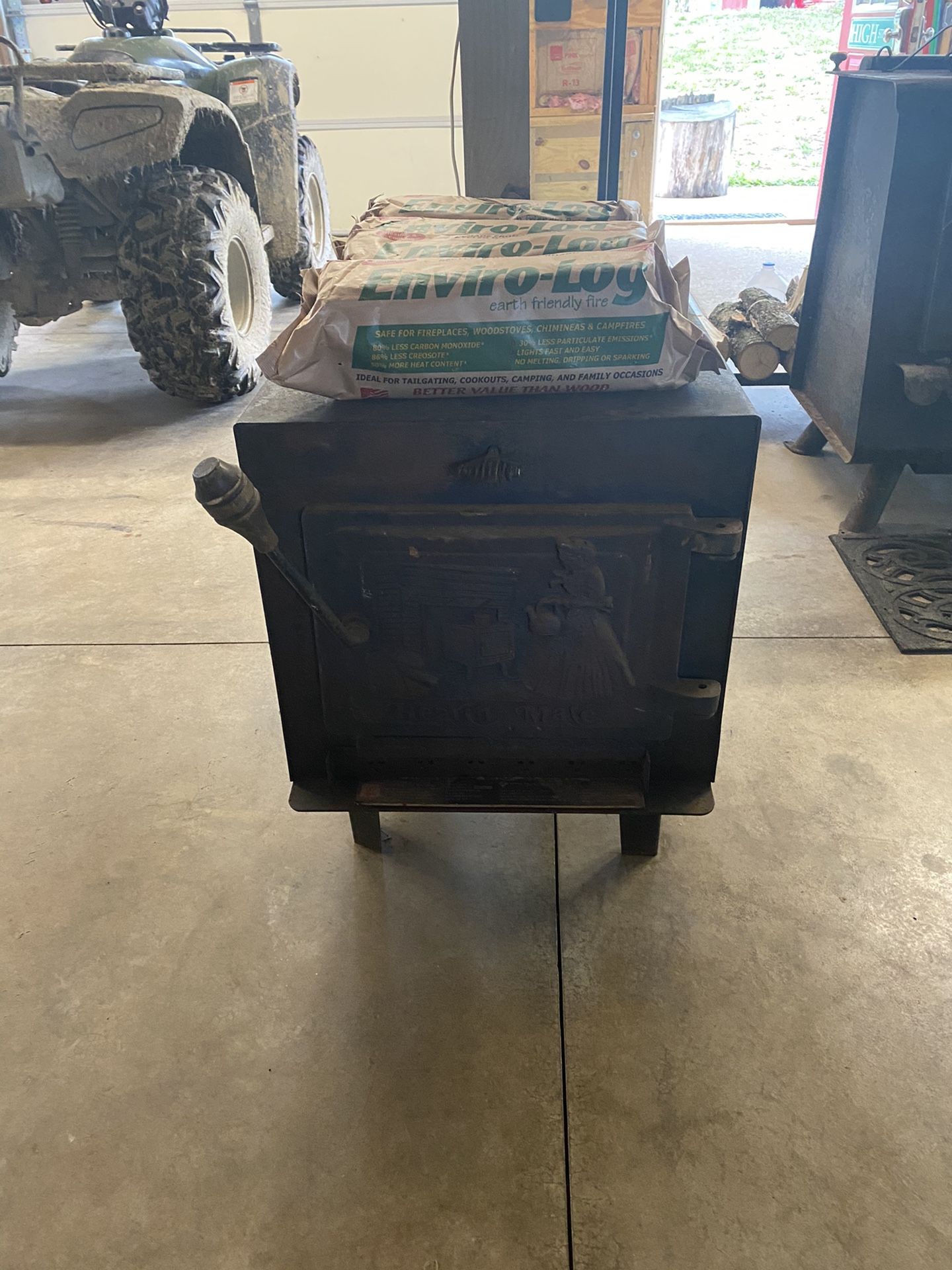 Antique Hearth Mate wood stove for Sale in Twinsburg, OH - OfferUp