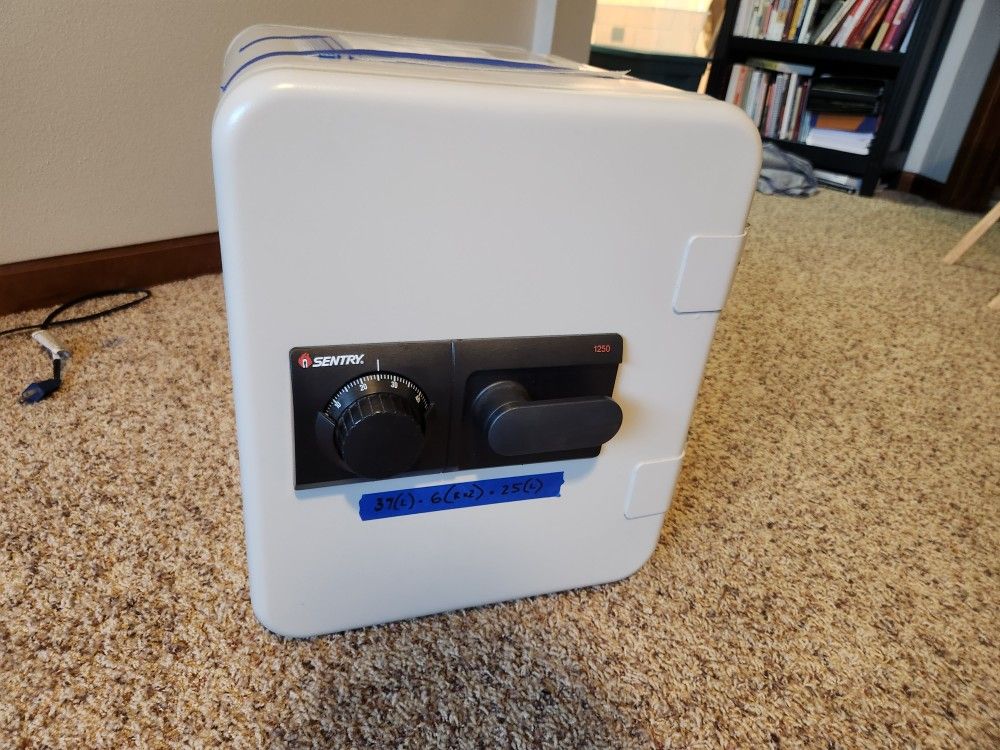 Sentry Safe model 1250 for Sale in Lynnwood, WA - OfferUp