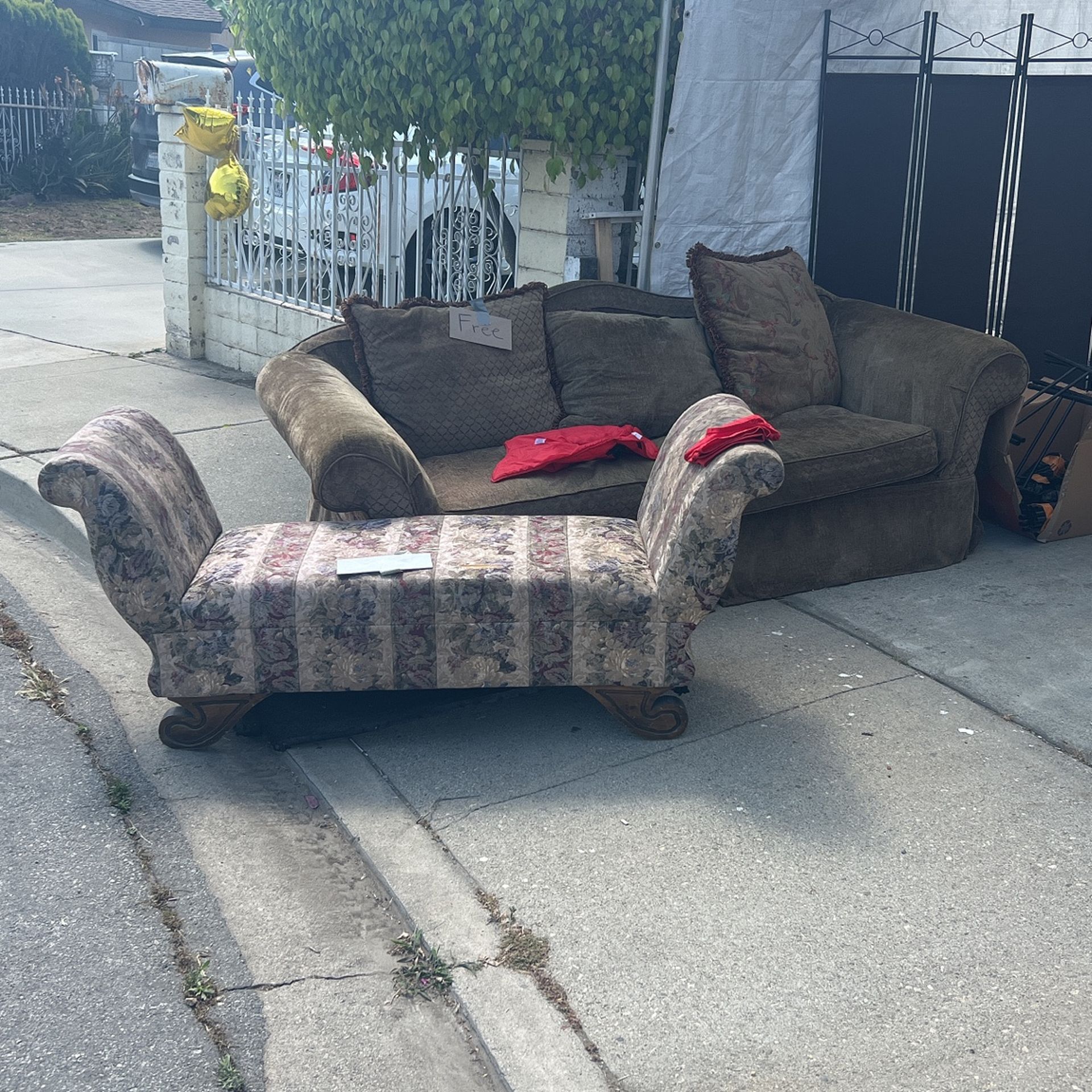 Free Couches for Sale in Irwindale, CA - OfferUp