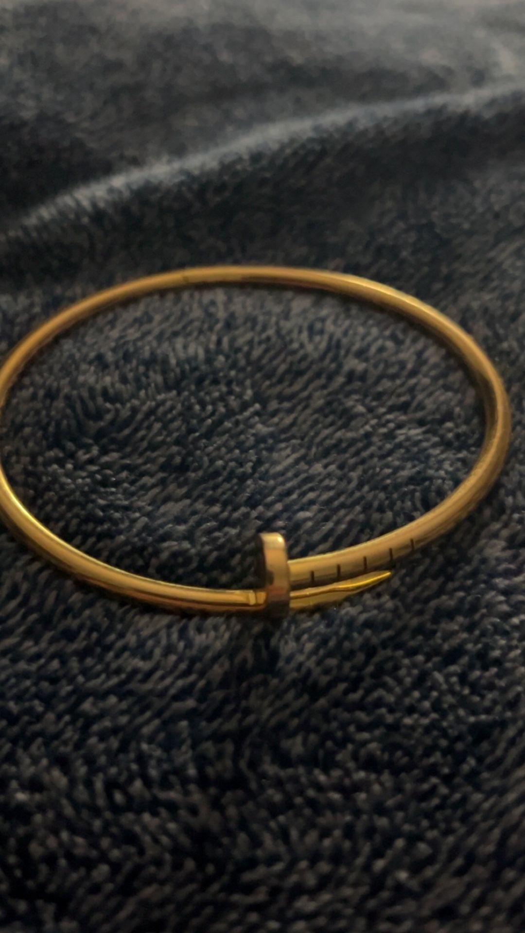 21k Solid Nail Bangle Cartier Style Size 19 32 Grams for Sale in El ...