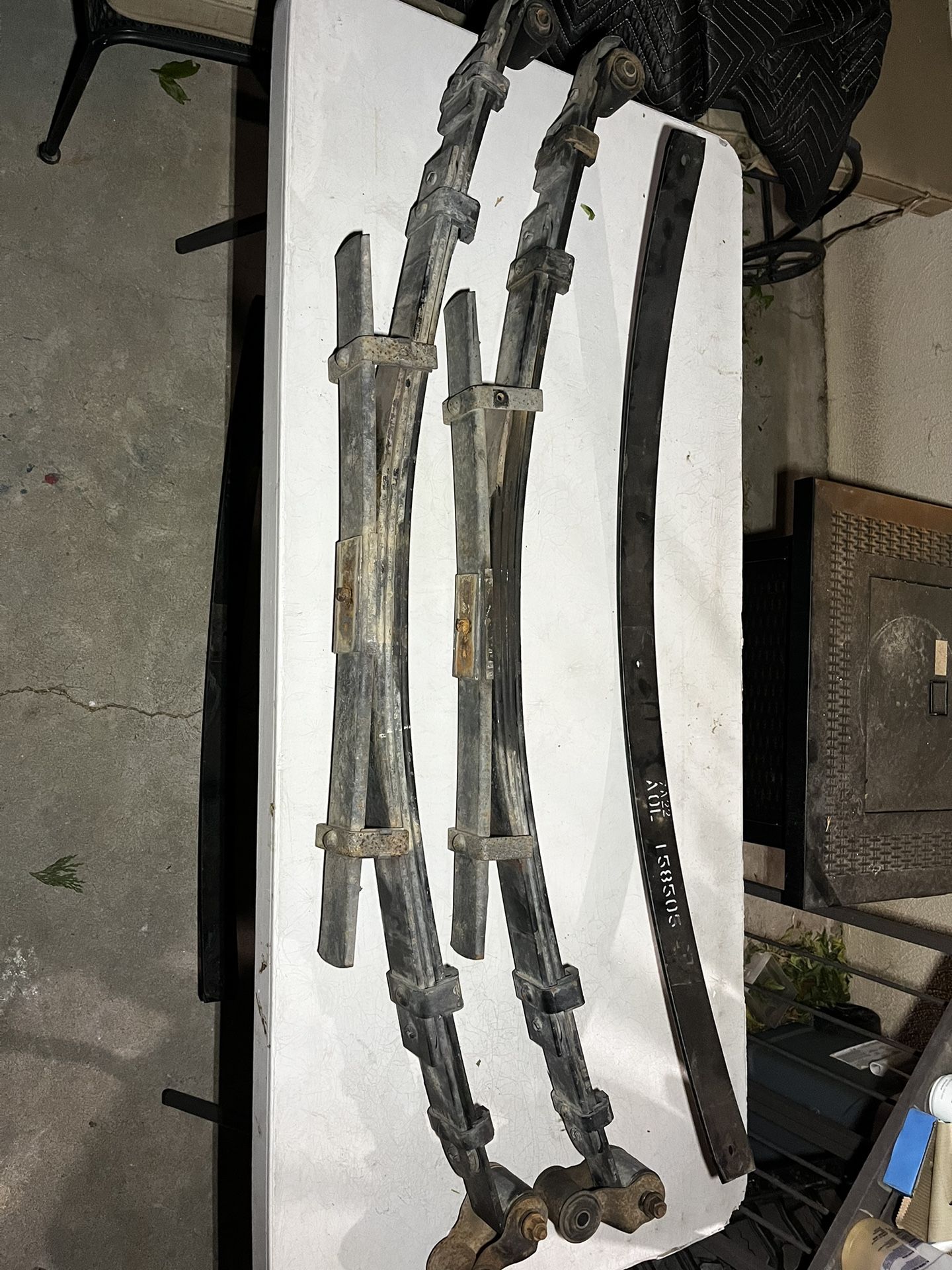 Tacoma Icon RXT AAL & OEM Leaf Spring With 1.5” AAL for Sale in ...