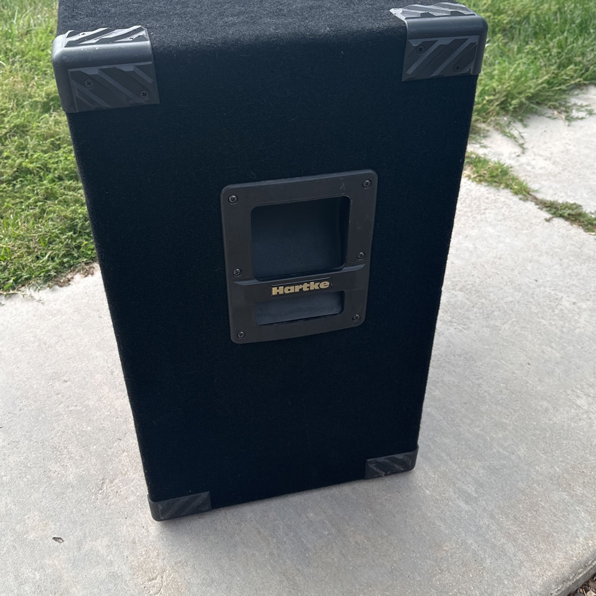 Hartke VX Series 4x10 Bass Cab for Sale in Menifee, CA - OfferUp