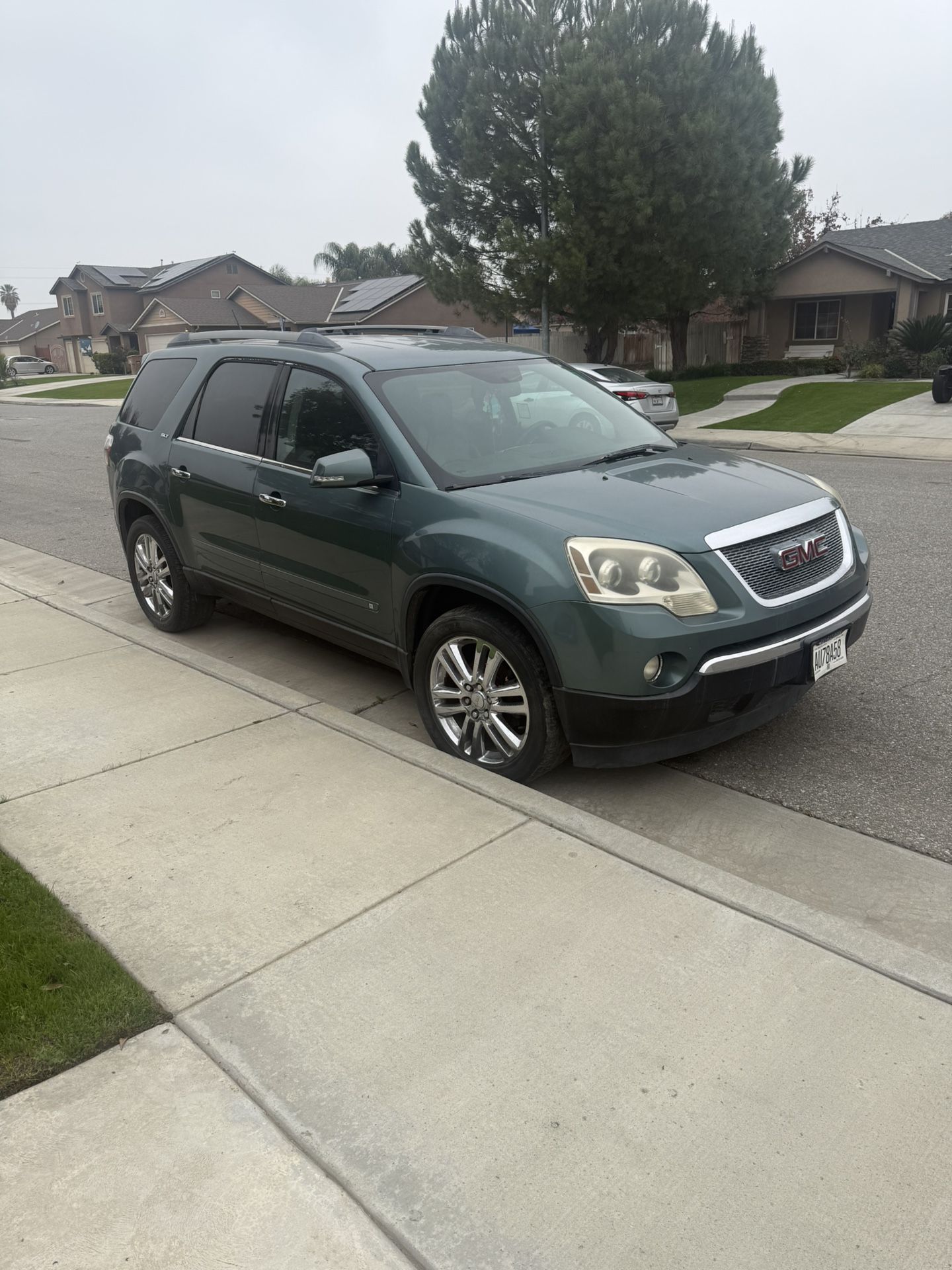 SUV GMC Arcadia 2010 for Sale in Bakersfield, CA - OfferUp