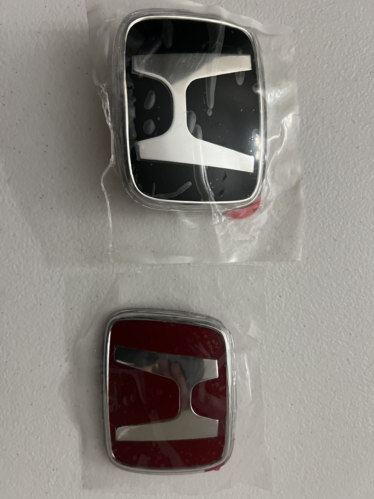 Each 20$ : Honda civic acura del sol accord prelude Emblem Red or black ...