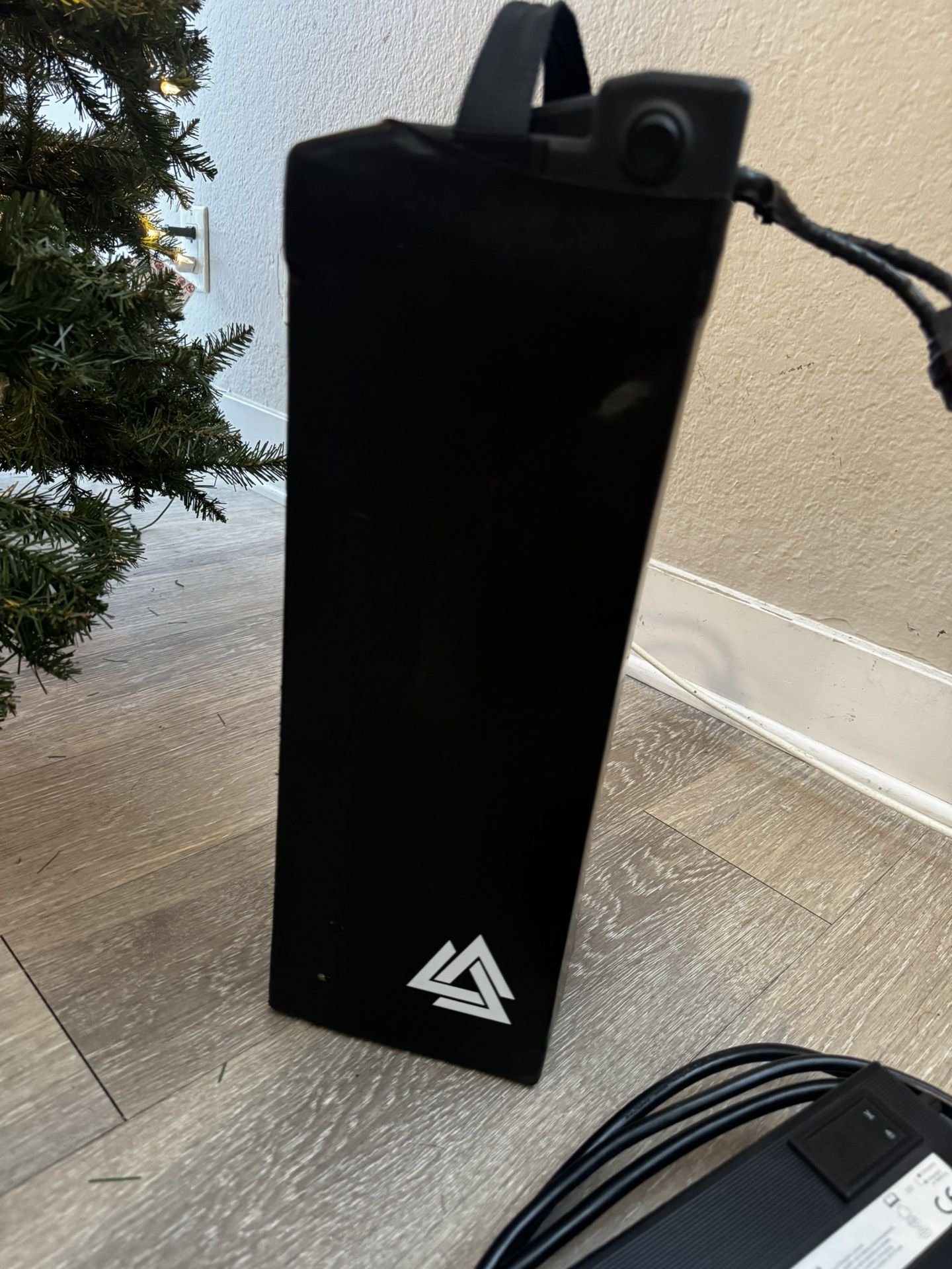 Chi MAX 72v51ah Surron Battery for Sale in Laguna Niguel, CA - OfferUp
