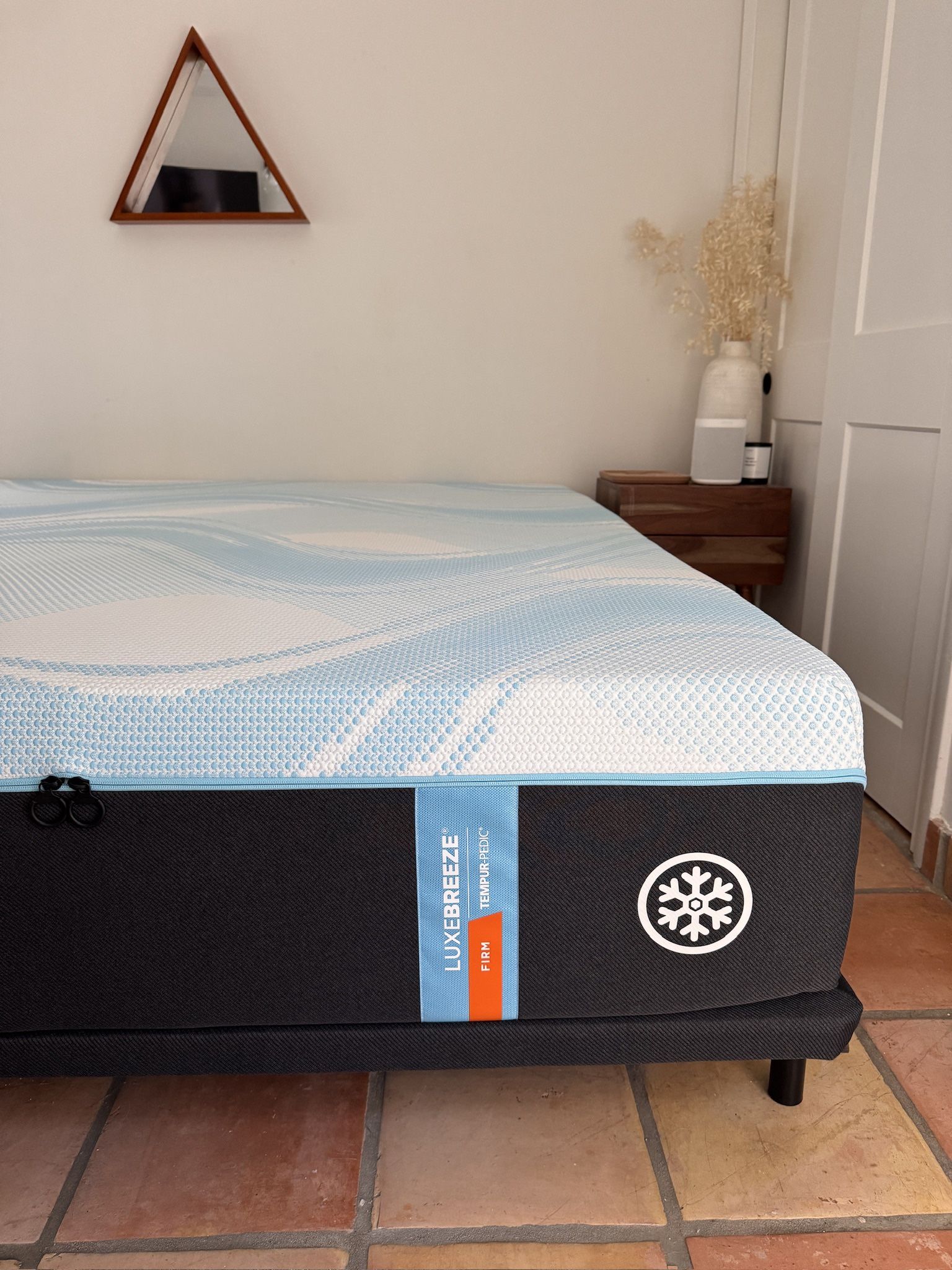 Tempur-Pedic Luxe Breeze Firm King Cooling Mattress for Sale in Miami ...