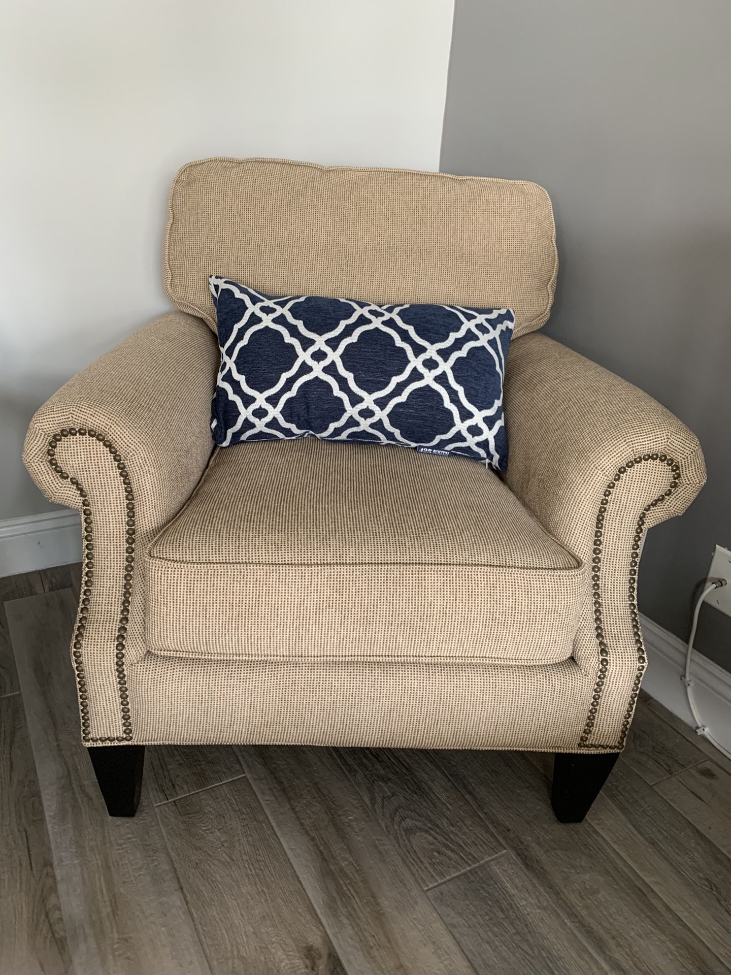 2 Matching Accent Chairs for Sale in Pompano Beach, FL - OfferUp