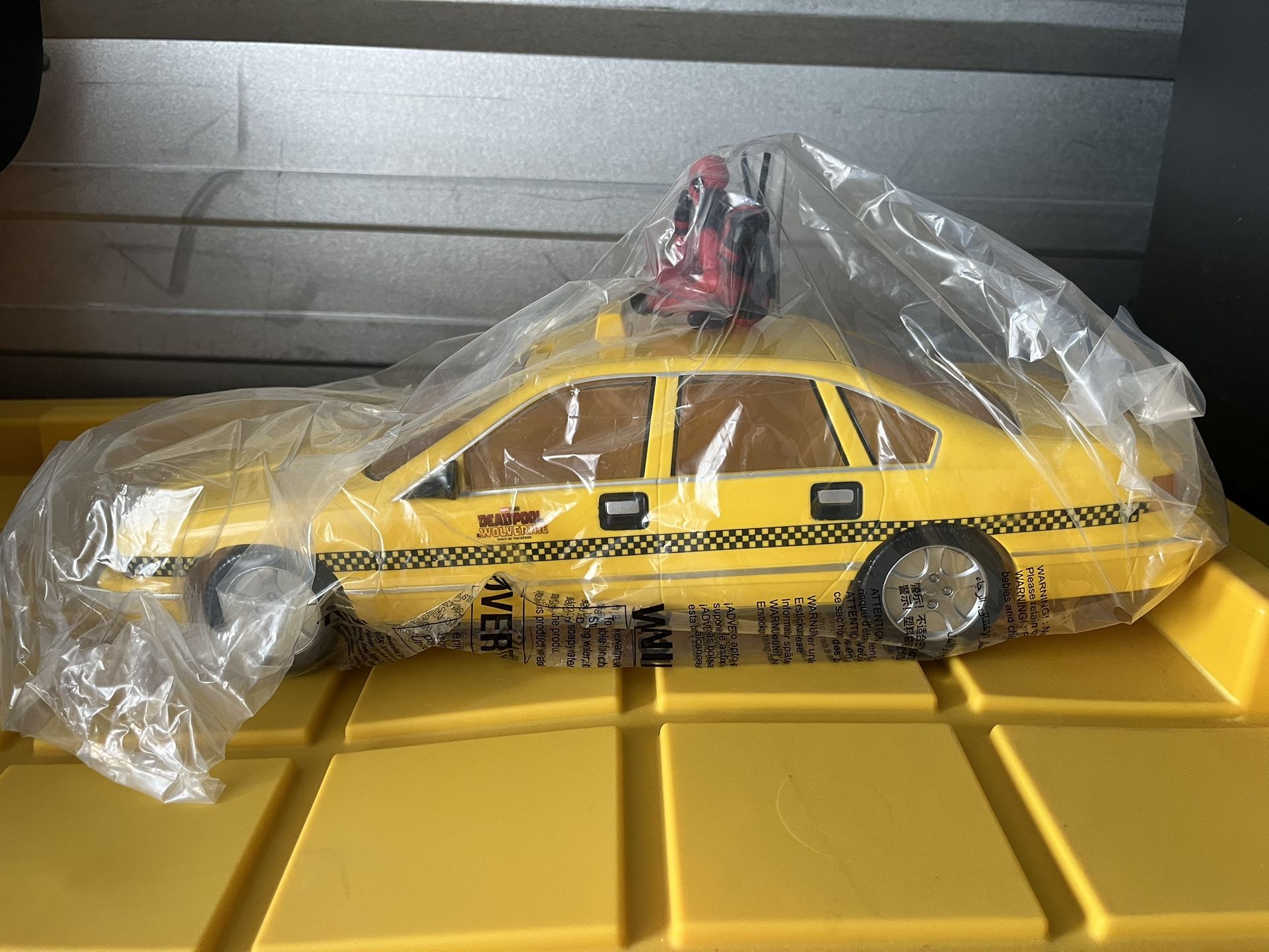 Deadpool Popcorn Bucket Taxi - Deadpool vs Wolverine for Sale in Las ...