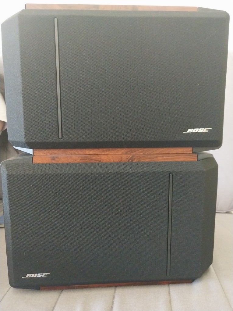 Bose 301 Series IV Bookshelf Speakers(Pair) for Sale in Kent, WA - OfferUp