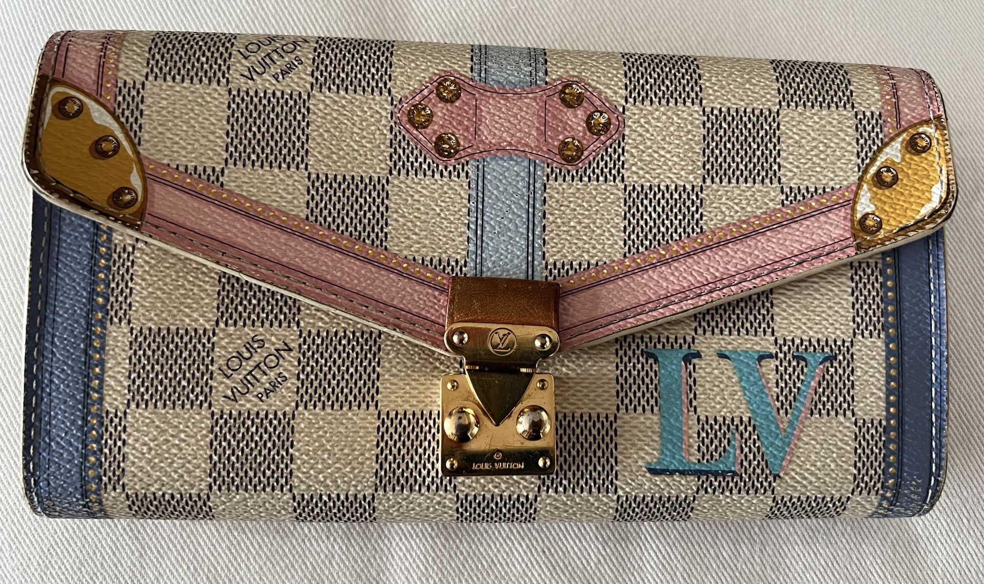 Louis Vuitton Wallet for Sale in Costa Mesa, CA - OfferUp