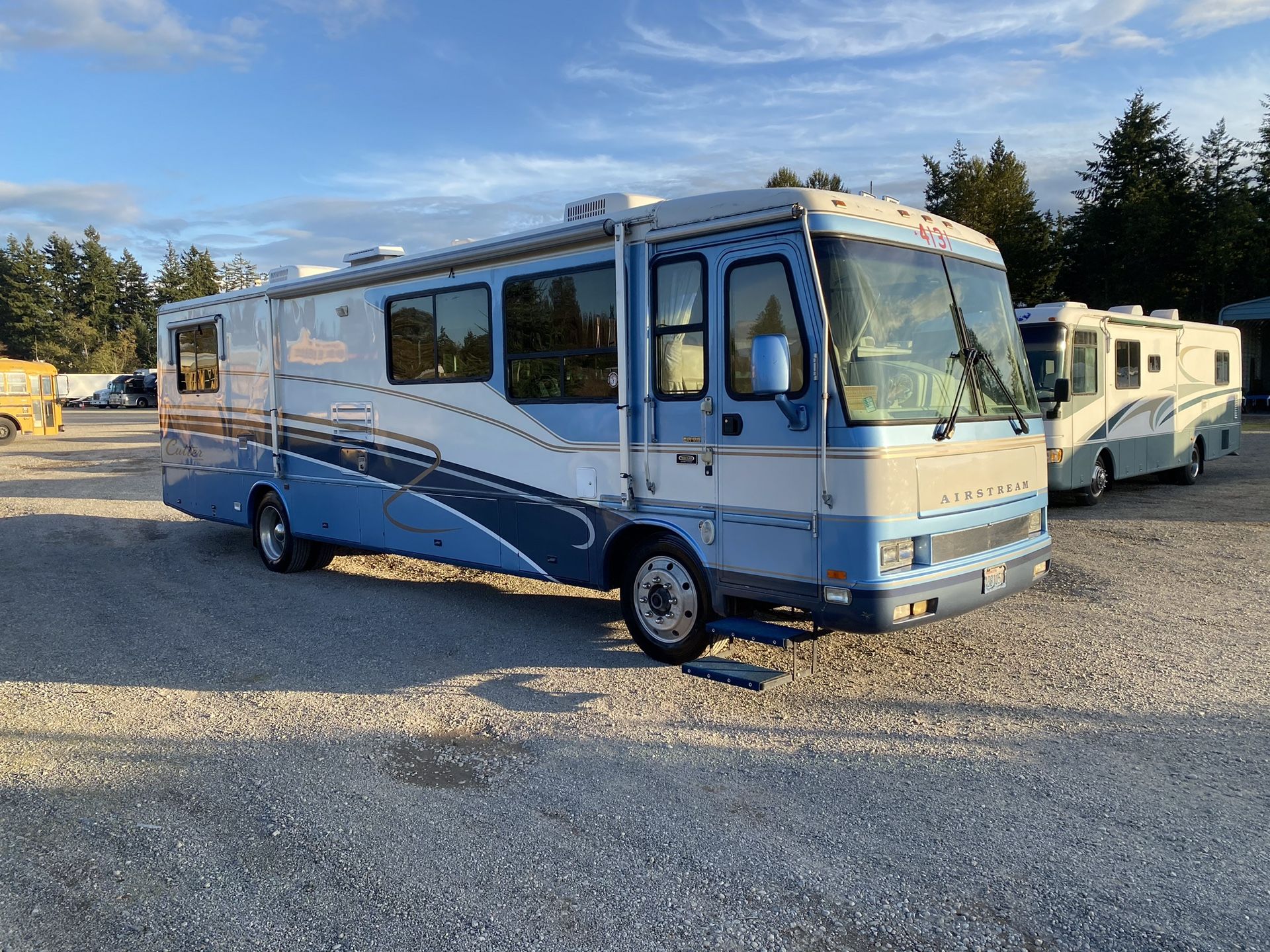 1999 airstream cutter diesel pusher one slide out for Sale in Tacoma ...