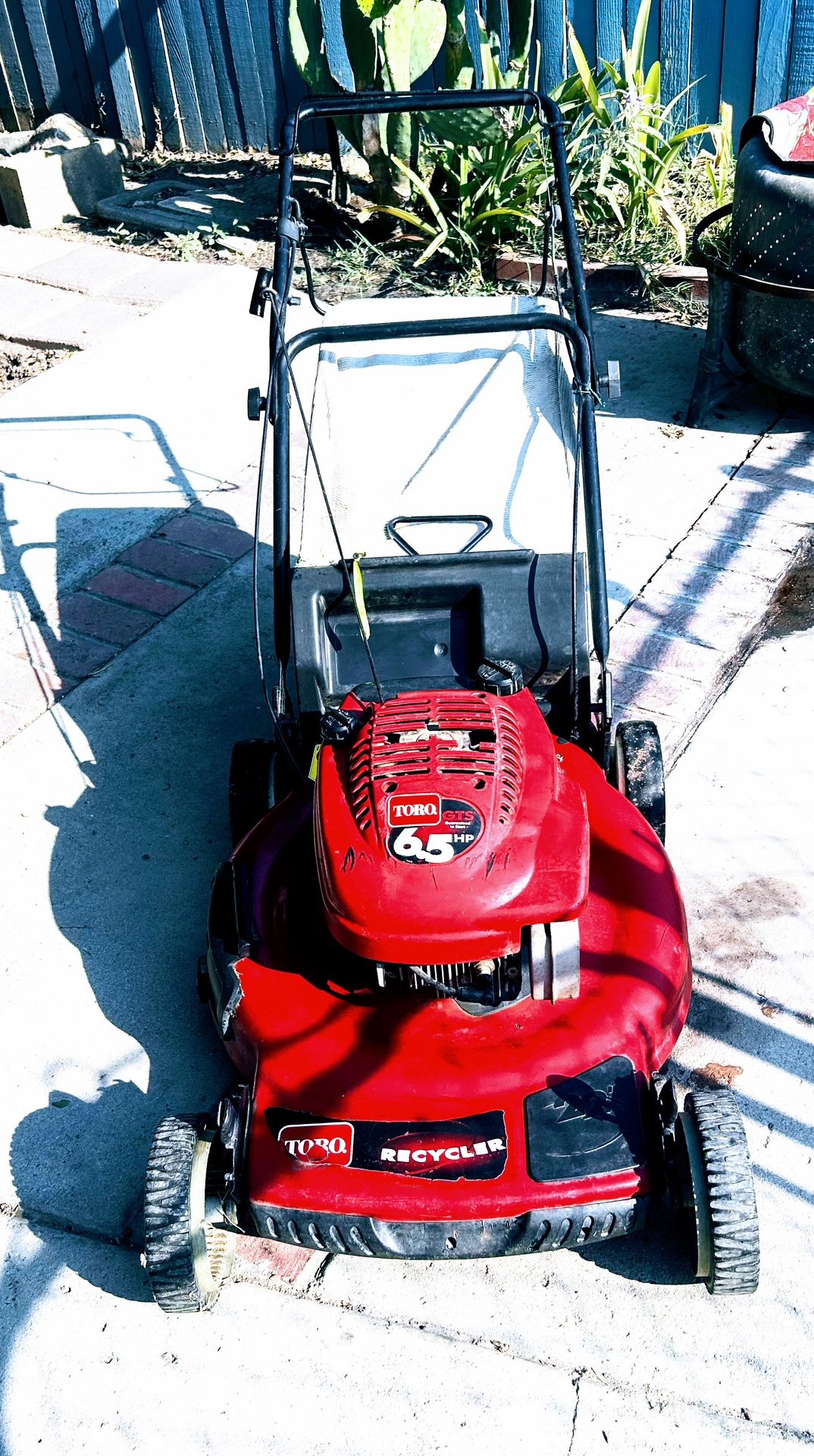 TORO LAWNMOWER for Sale in San Bernardino, CA - OfferUp