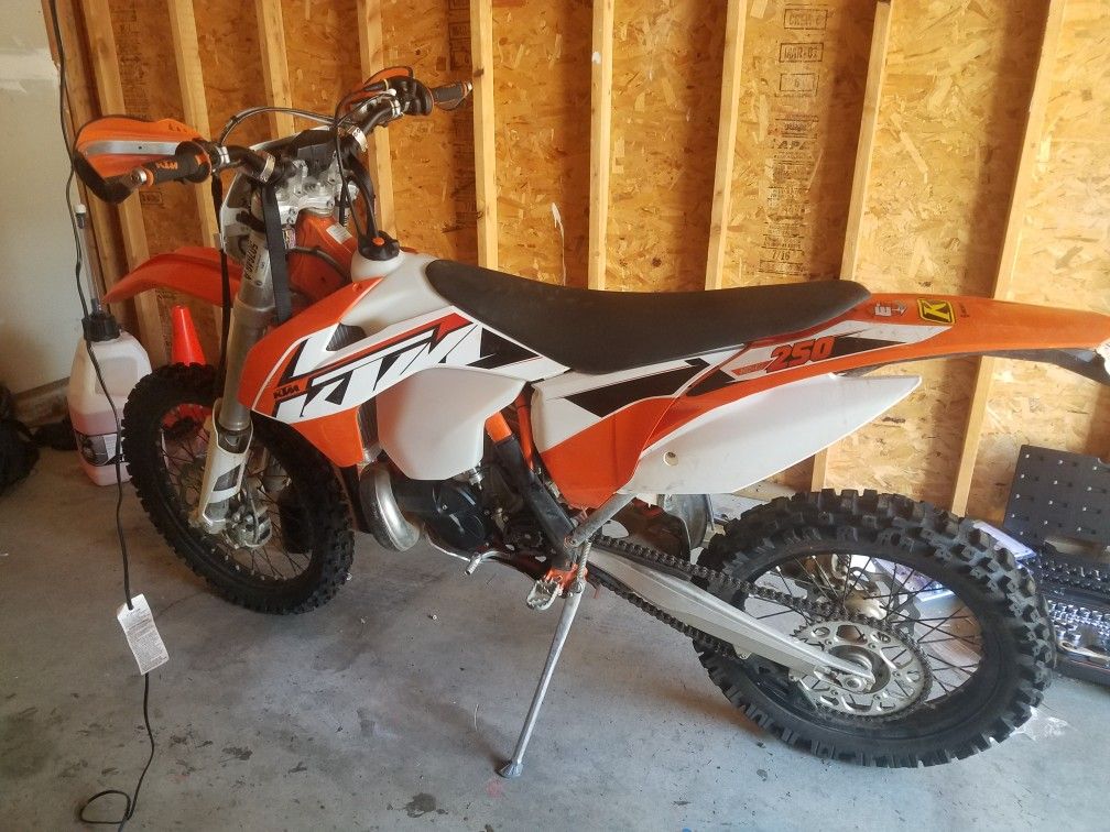 2015 ktm 250 xc-w for Sale in Renton, WA - OfferUp