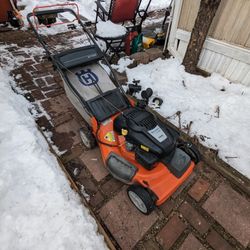 Husqvarna XT722FE Self Propelled Electric Start Mower for Sale in Kutztown PA OfferUp