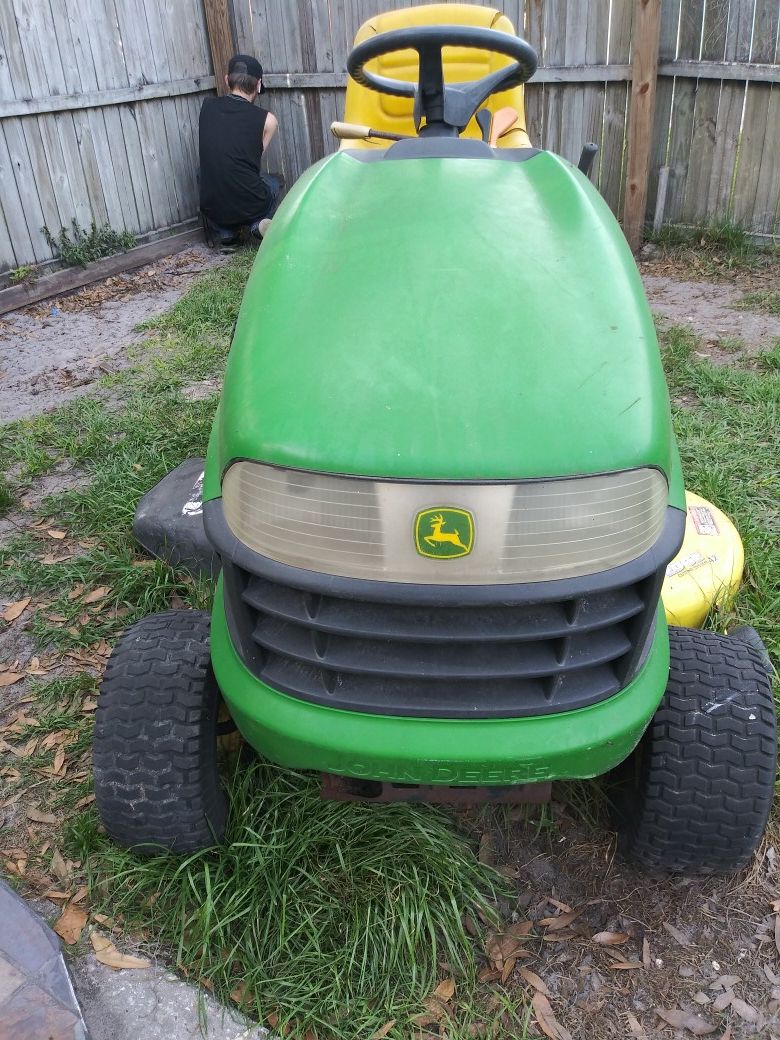 John deer LA120 Lawn Tractor for Sale in Plant City, FL - OfferUp