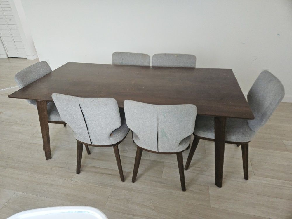 FREE DINING TABLE for Sale in Miami, FL - OfferUp