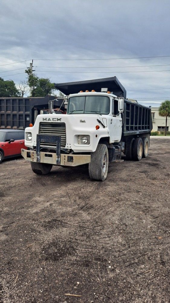 1995 Mack DM Econdyne for Sale in Fort Lauderdale, FL - OfferUp