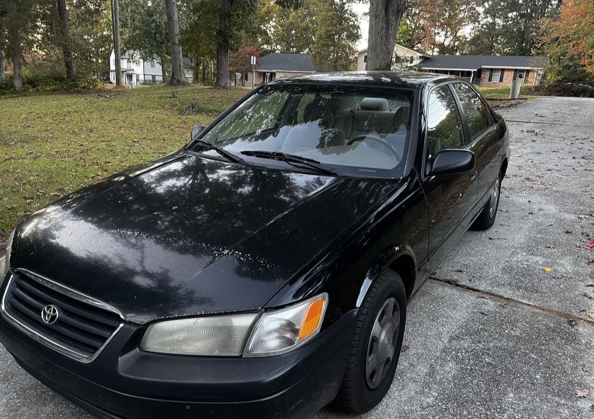 1998 Toyota Camry for Sale in Lilburn, GA - OfferUp
