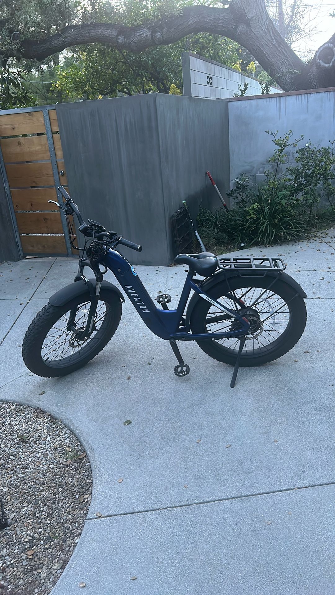 E Bike Aventon Adventure 2 Fat Tire for Sale in La Canada Flt, CA - OfferUp