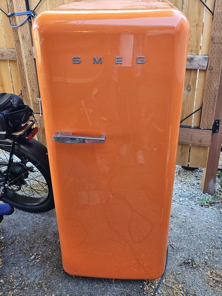 Retro 50's Fab 28 Refrigerator Great Shape Orange for Sale in Seattle ...