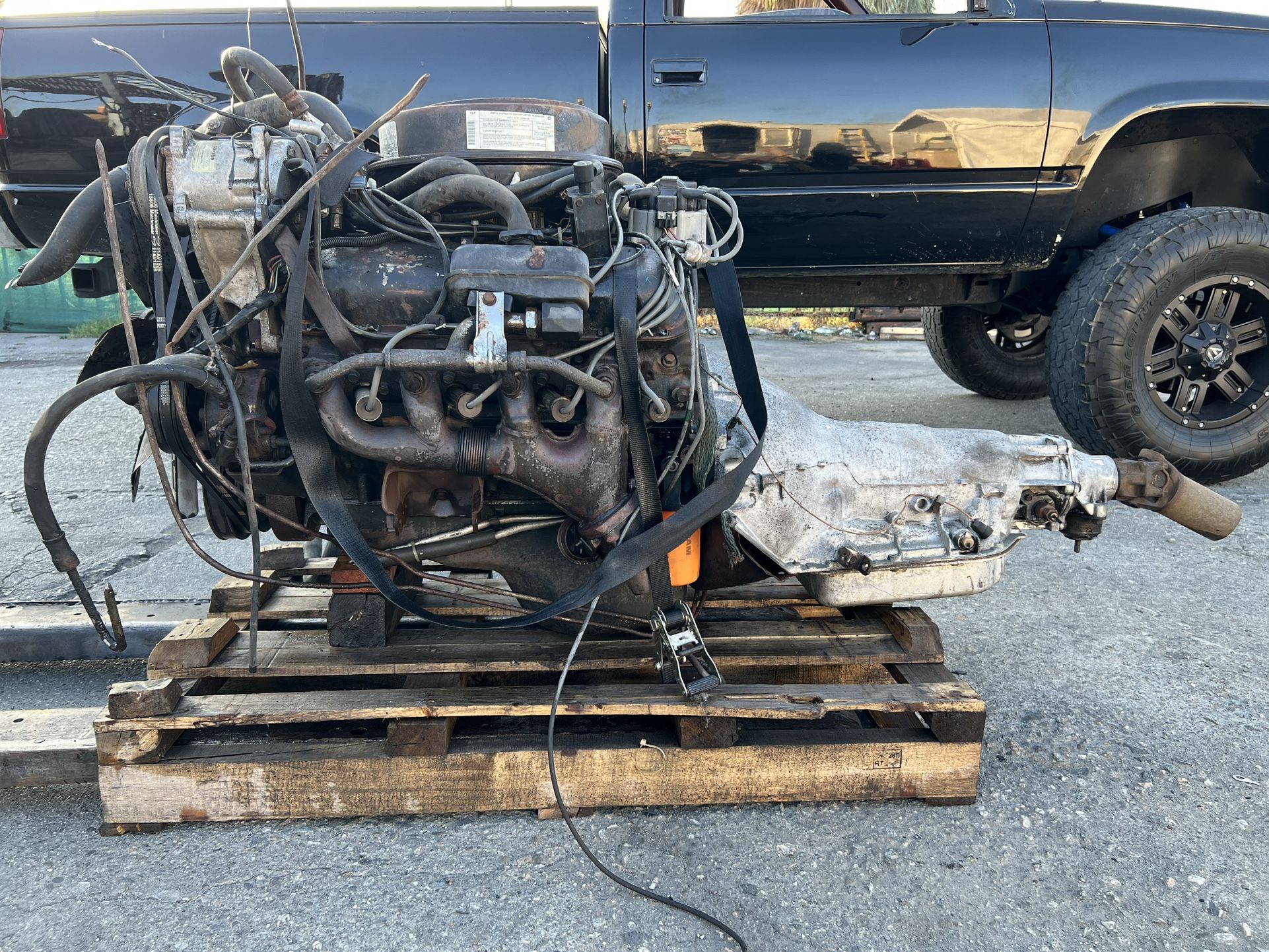454 Chevy Th400 Transmission 4 Bolt Main for Sale in Montebello, CA ...