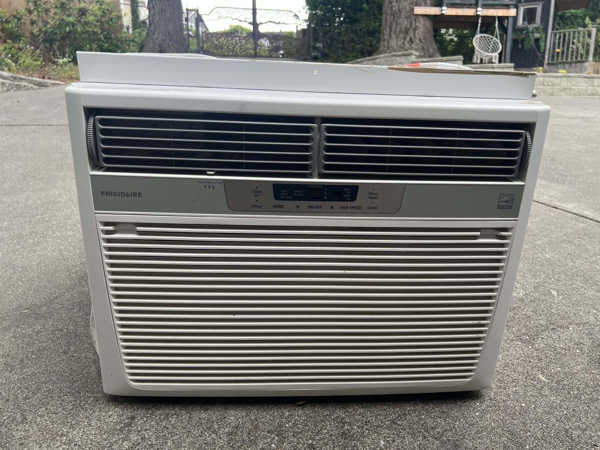Frigidaire Window AC Unit for Sale in Lake Stevens, WA - OfferUp