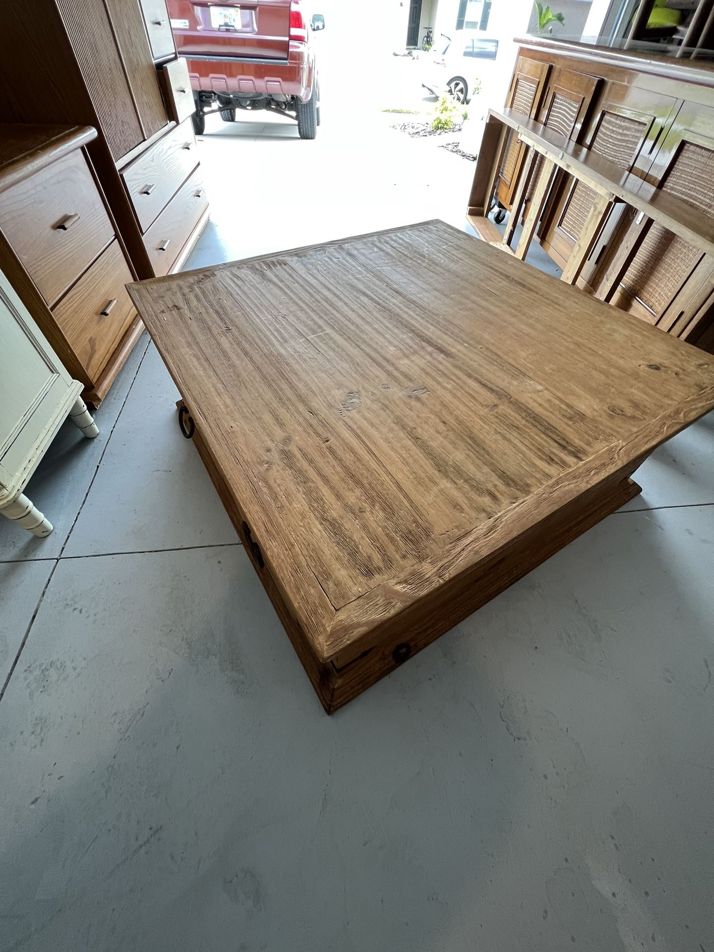 Rustic Hard Wood Coffee Table. for Sale in Davenport, FL - OfferUp