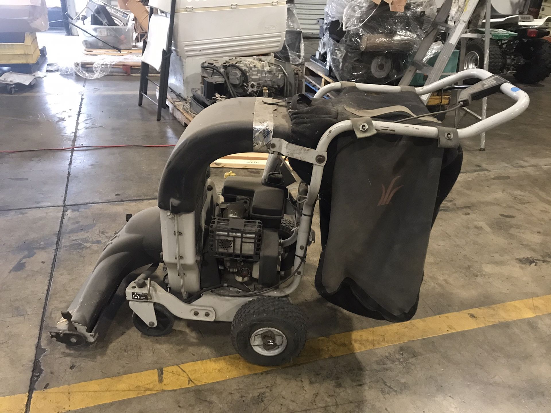 White Yard Boss 550 Chipper/Shredder/Leaf Vacuum for Sale in Buena Park ...