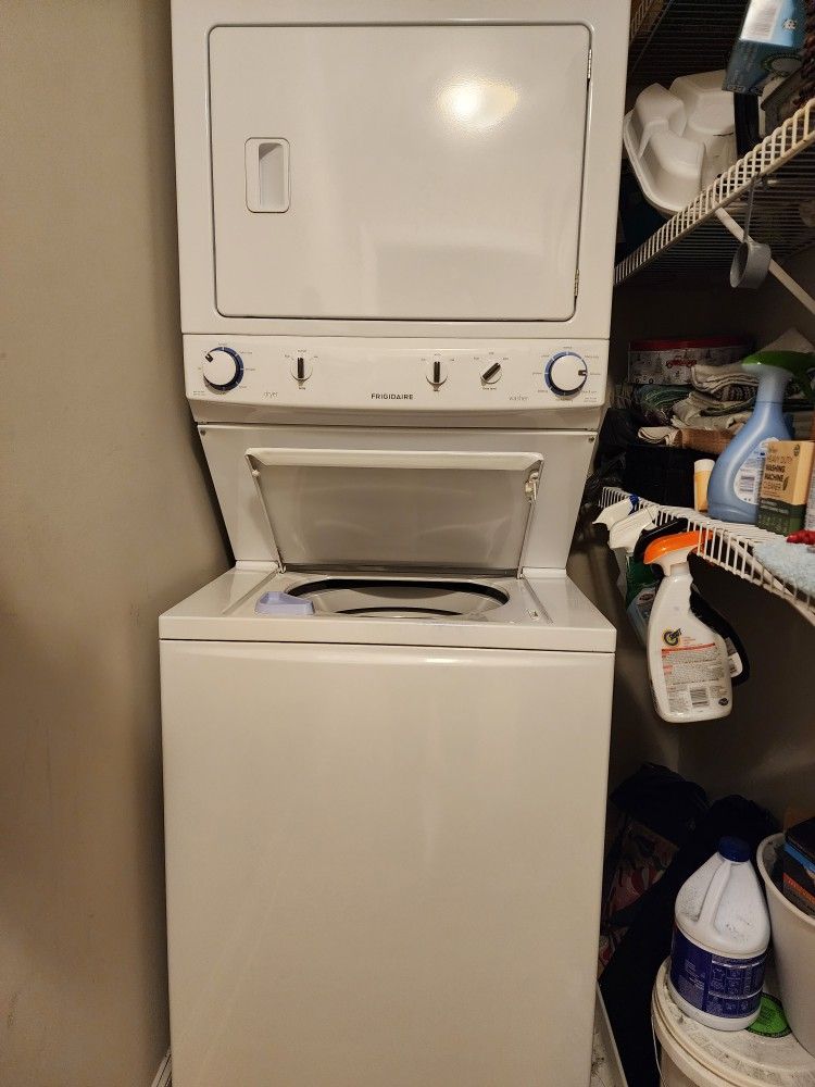 Frigidaire Stackable Washer/Dryer Set for Sale in Harrisburg, NC - OfferUp