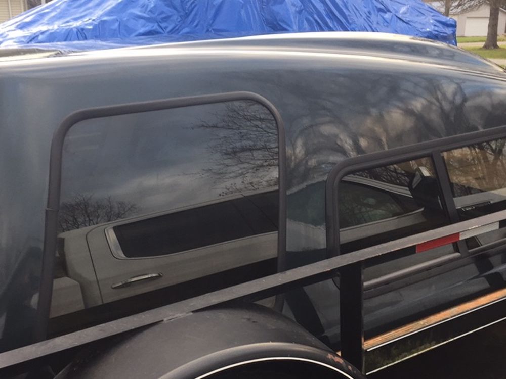 Leer 122 High Rise Fiberglass Truck Cap for Sale in Linesville, PA ...