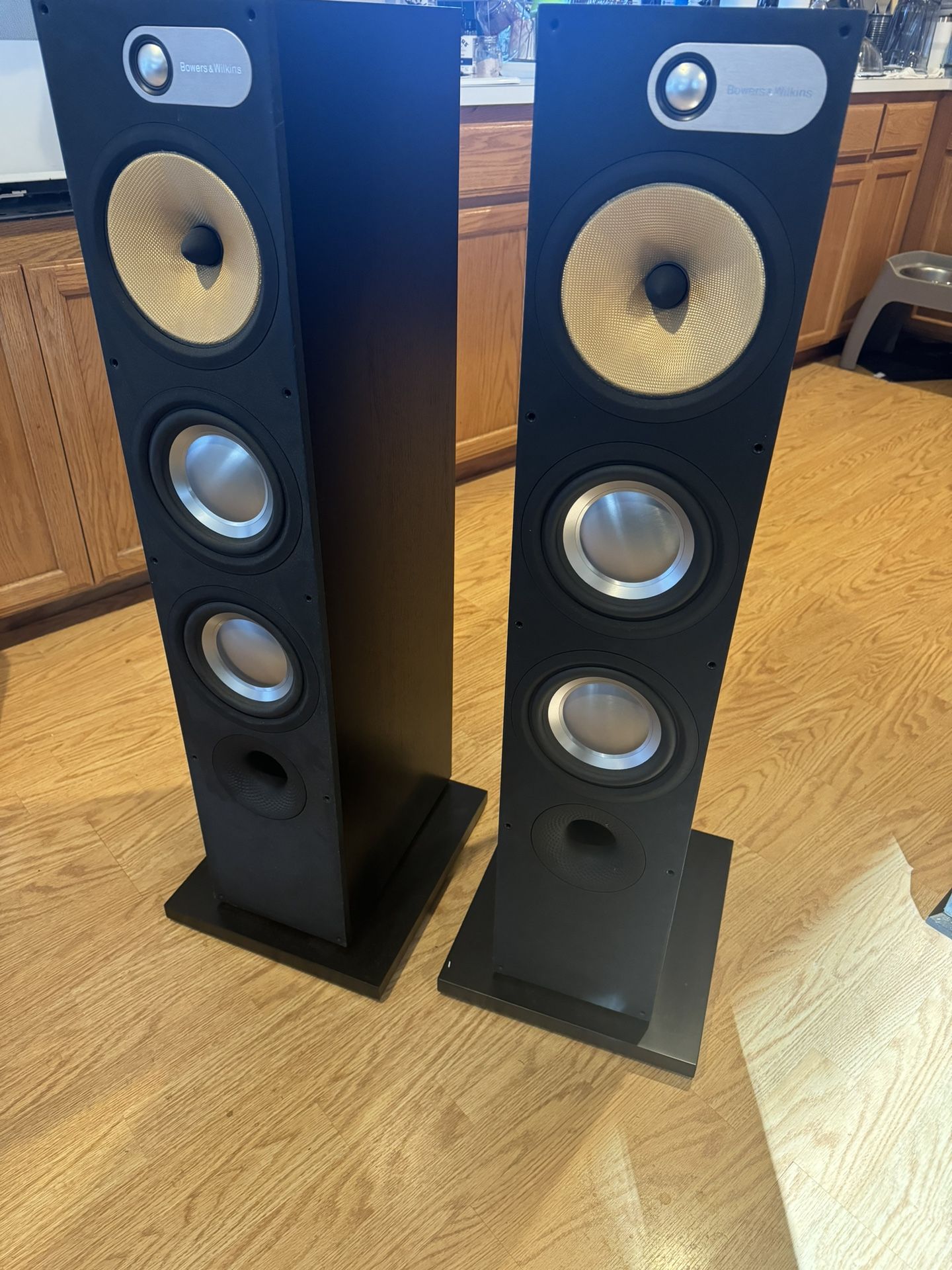 Bowers And Wilkins 683 Tower Speakers for Sale in Beavercreek, OR - OfferUp