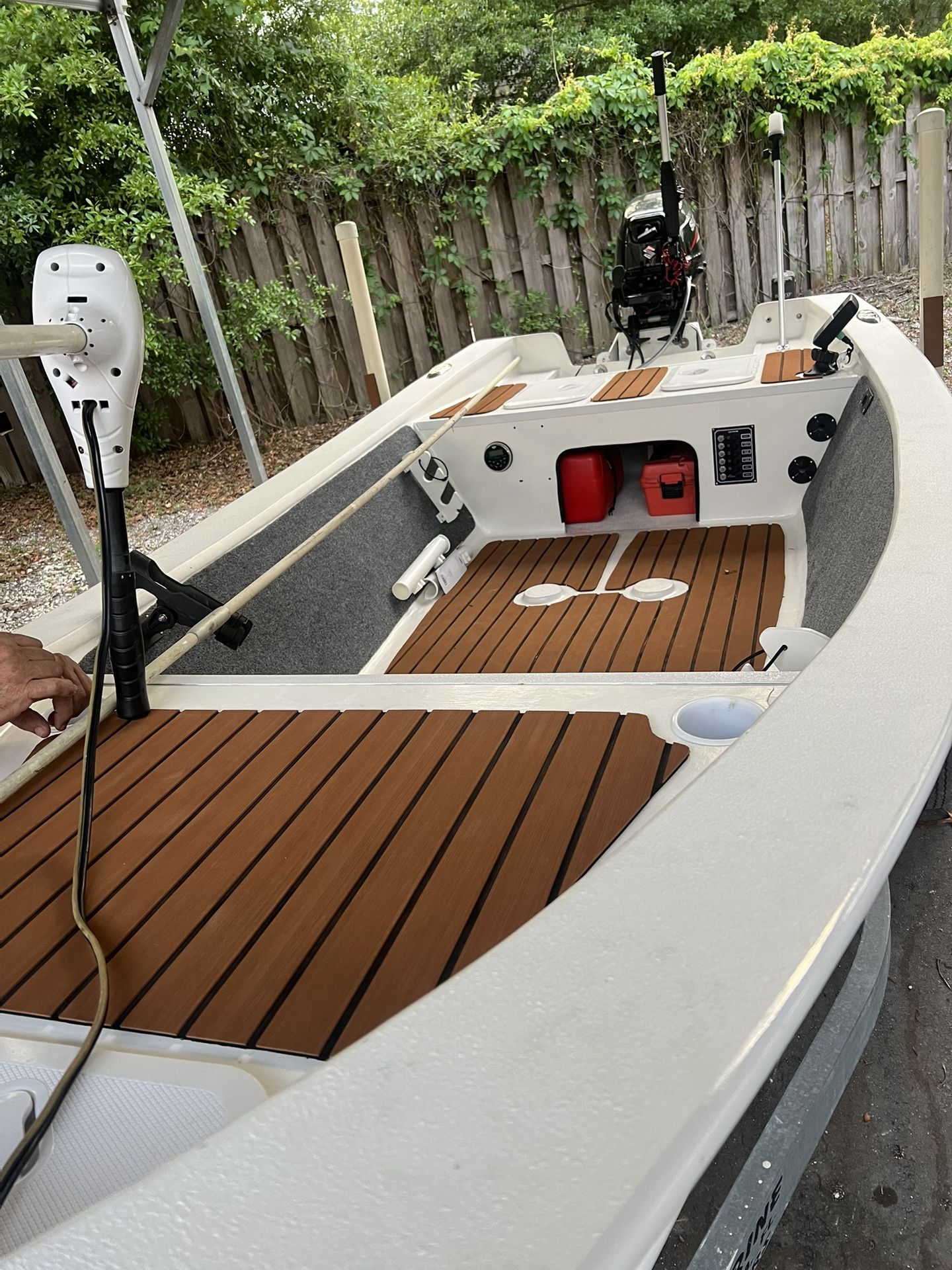 Must Go 2017 Custom Skiff Flatboat 14 Ft Long Suzuki Motor for Sale in ...