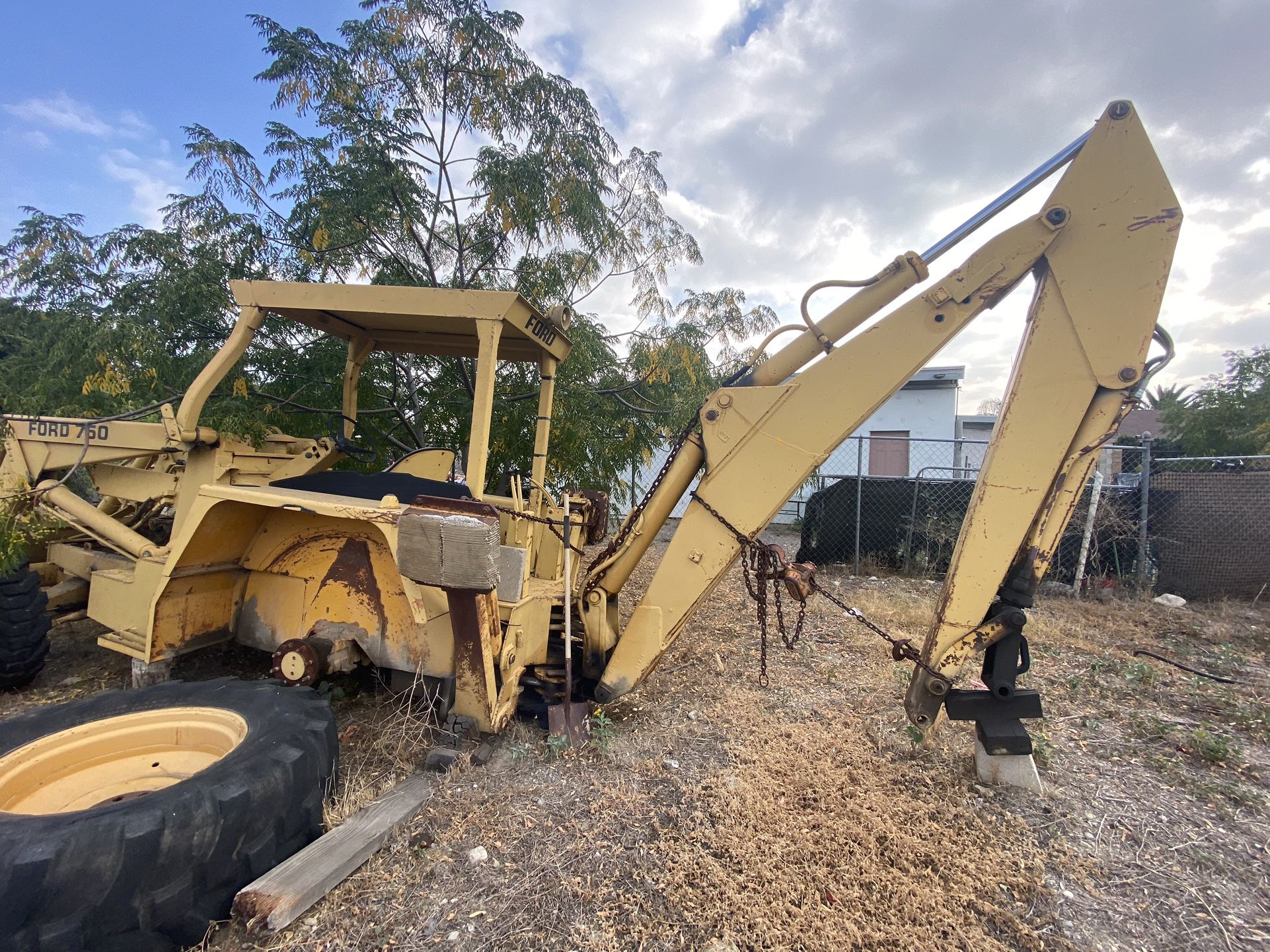 Ford 750 Backhoe Loader for Sale in Fontana, CA - OfferUp