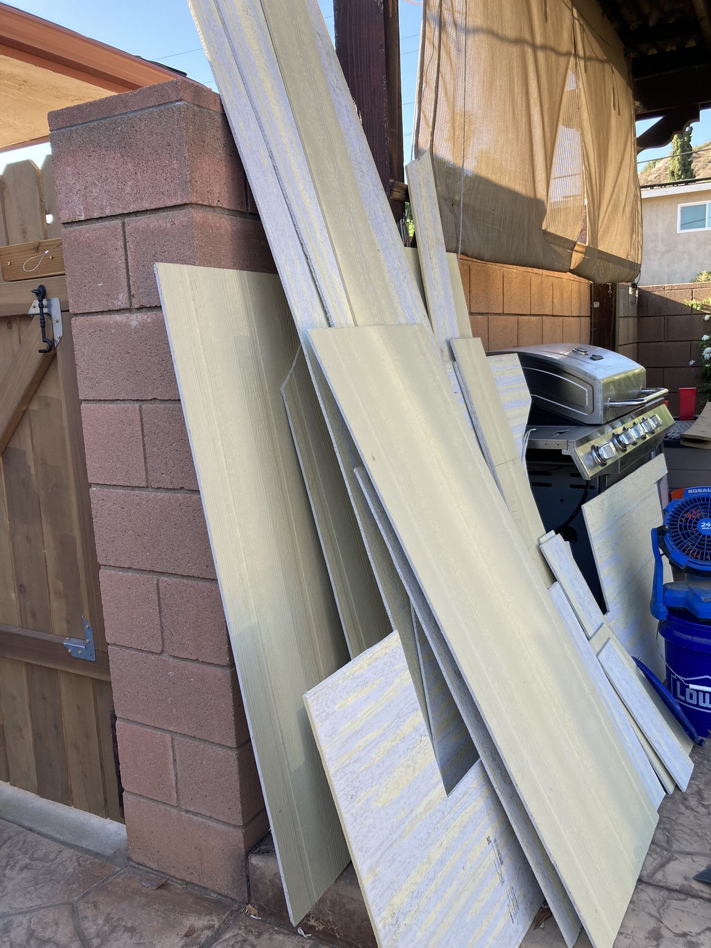 Hardie Board Panel Cedar mill Siding Scraps for Sale in El Cajon, CA ...